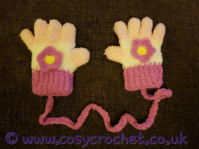 Ravelry: Toddler Gloves pattern by Vicky Staden