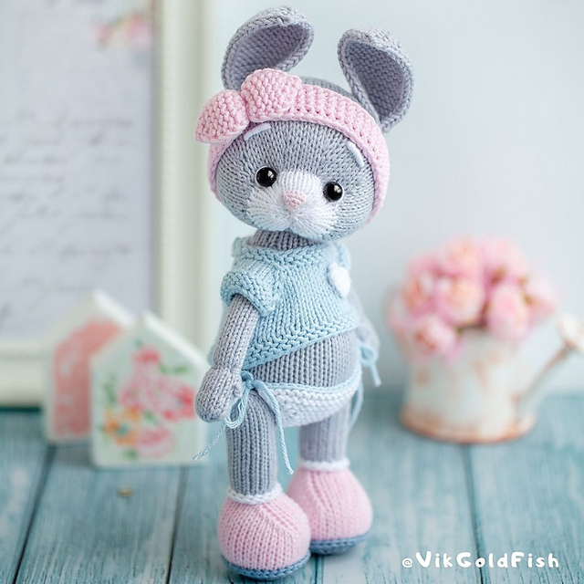 Ravelry: Knitted Rabbit pattern by Viktoriya Savintseva