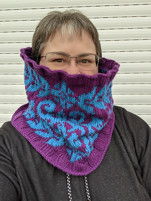Ravelry: Helmberer Cowl pattern by Vikki Perkins