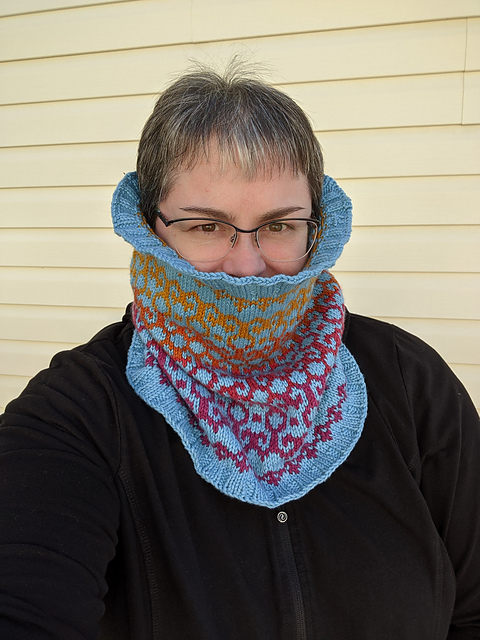 Ravelry: Clustora Cowl pattern by Vikki Perkins