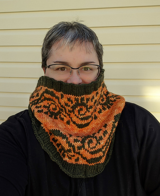 Ravelry: Crincan Cowl pattern by Vikki Perkins