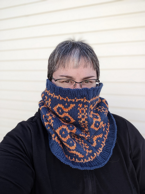 Ravelry: Aspideas Cowl pattern by Vikki Perkins