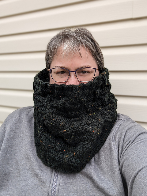 Ravelry: Wudu Cowl pattern by Vikki Perkins