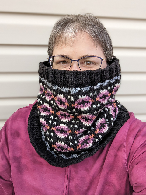Ravelry: Hyrste Cowl pattern by Vikki Perkins
