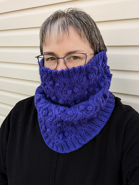 Ravelry: Cliewen Cowl pattern by Vikki Perkins