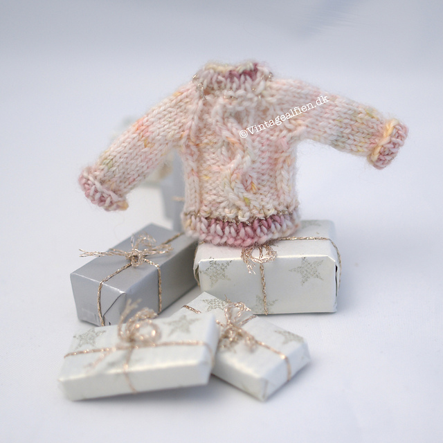 Ravelry: Raglanella pattern by Vintagealfien AKA Birgitte