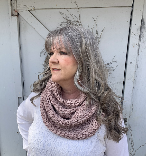 Ravelry: Southern Sunset Cowl (DK) pattern by Jennifer Lovett