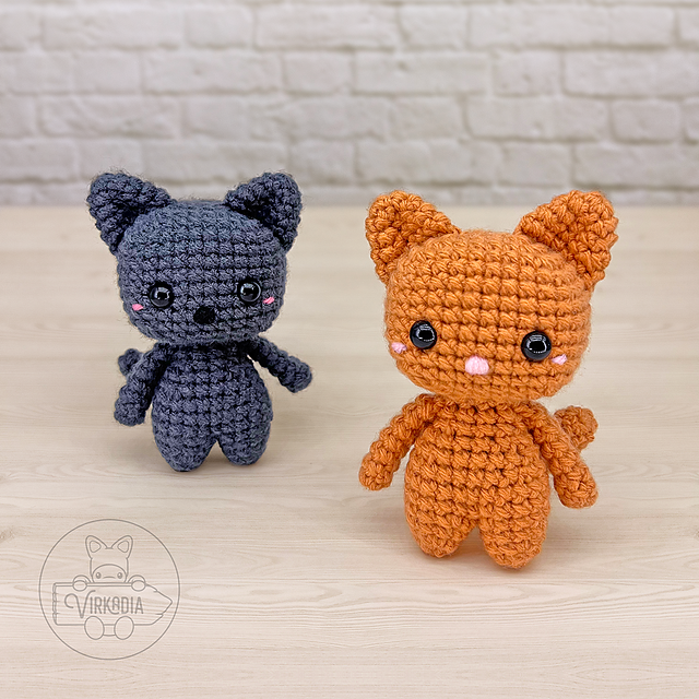 Ravelry: Cat Pocket Pet pattern by Joey Diehl