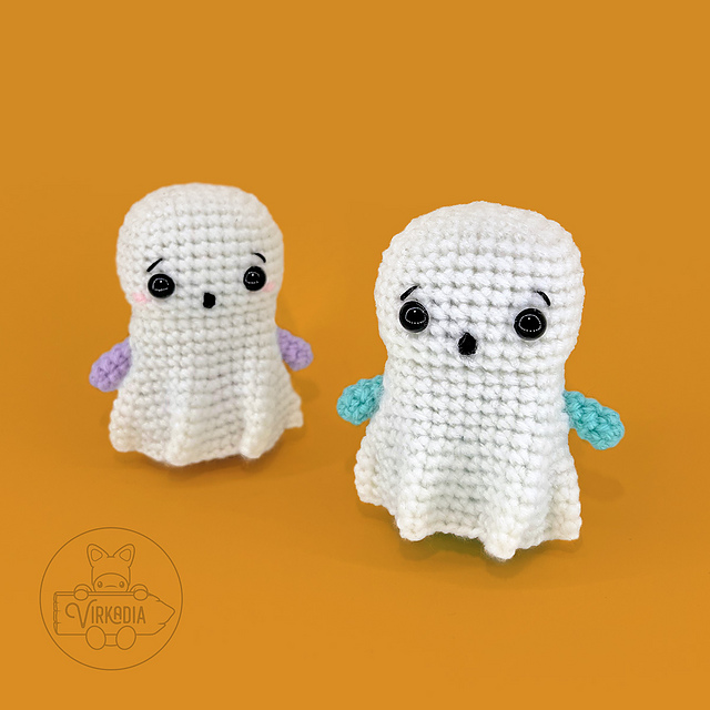 Ravelry: Ghost Pocket Pet pattern by Joey Diehl