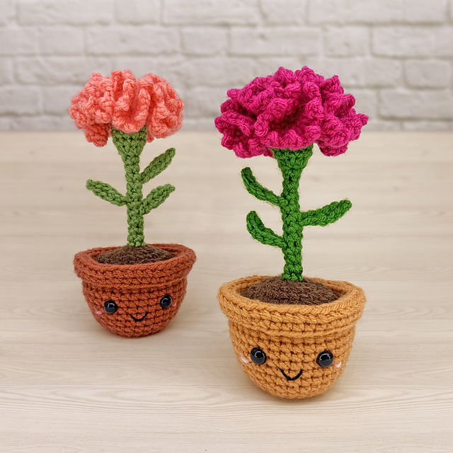 Ravelry: Carnation Cutie pattern by Joey Diehl