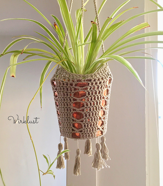 Ravelry: Rapunzel plant hanger pattern by Karin Åshammar/Virklust