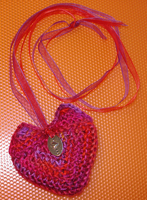 Ravelry: Heart Pendant pattern by Vyvyan Neel