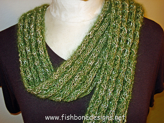 Ravelry: Riblet Scarf pattern by Vyvyan Neel