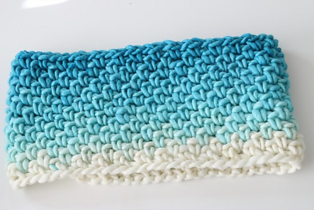 Ravelry: Easy Crochet Cowl Scarf pattern by Melanie Ham