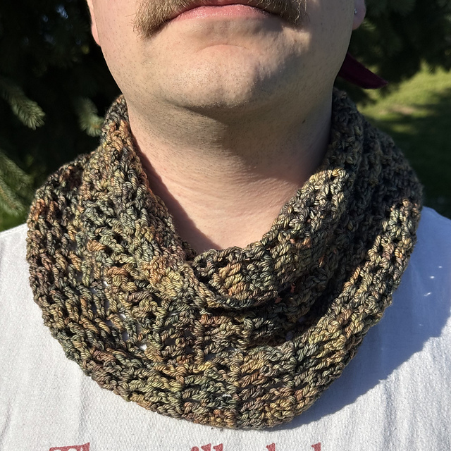 Ravelry: Capitol Cowl pattern by Jacob Wayne Esbenshade