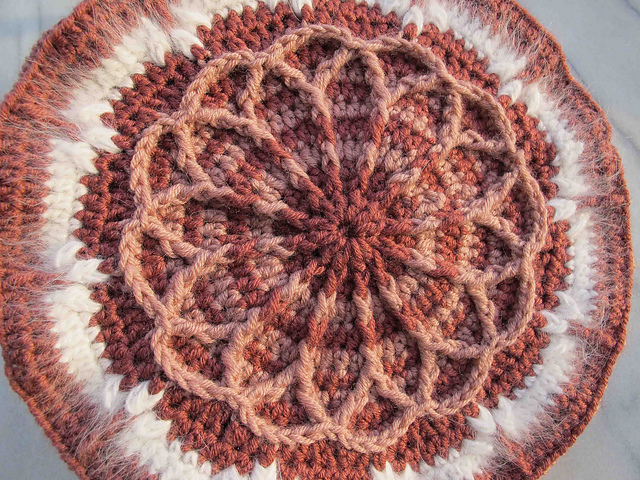 Ravelry: Beret Cup Cake Rose pattern by Wedina Schmidt