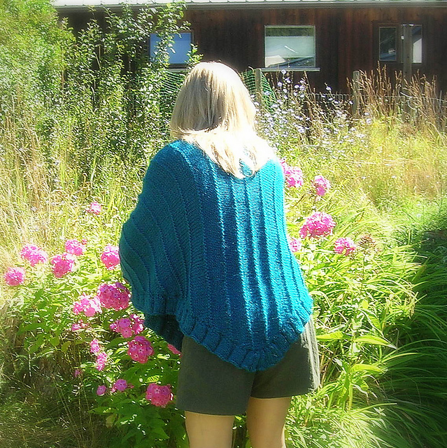 Ravelry: Ruffled Shawler pattern by Wee Sandy