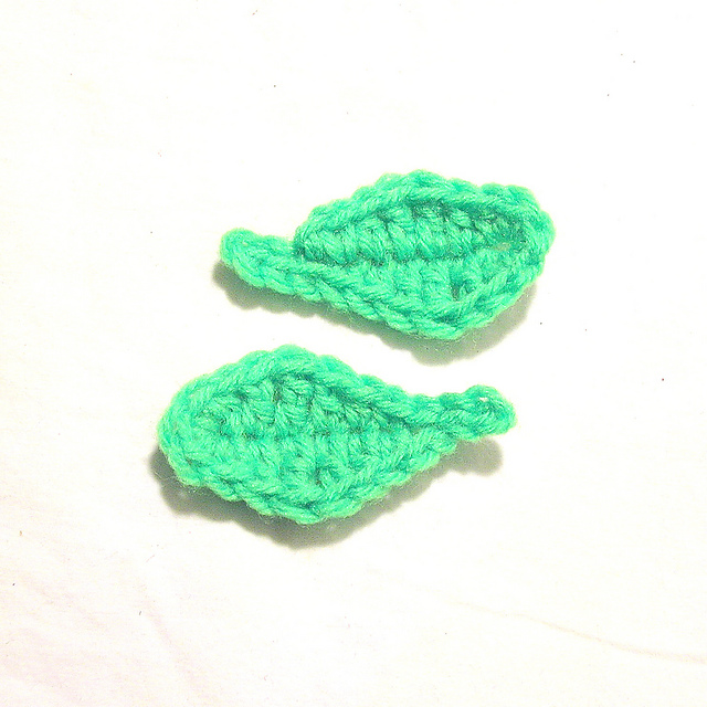 Ravelry: Simple Leaf pattern by Wee Sandy