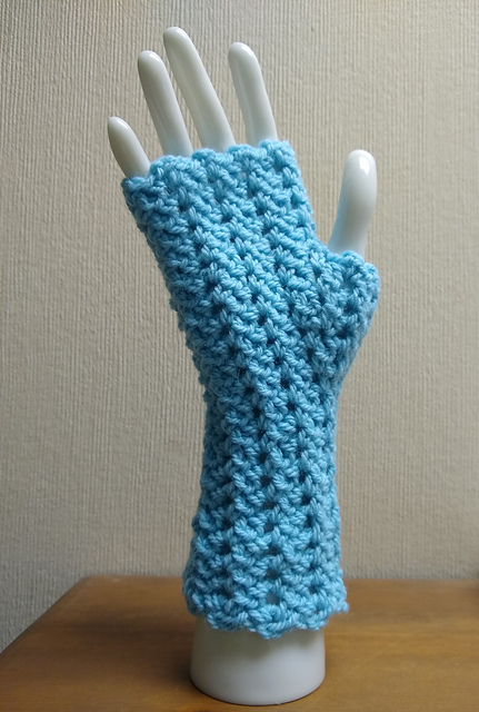 Ravelry: Countryside Texting Mittens pattern by Wendi Cusins