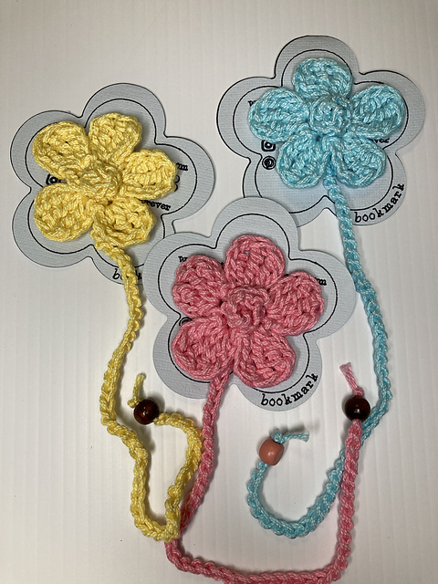 Ravelry: Daisy Bookmark pattern by Wendy Serrao