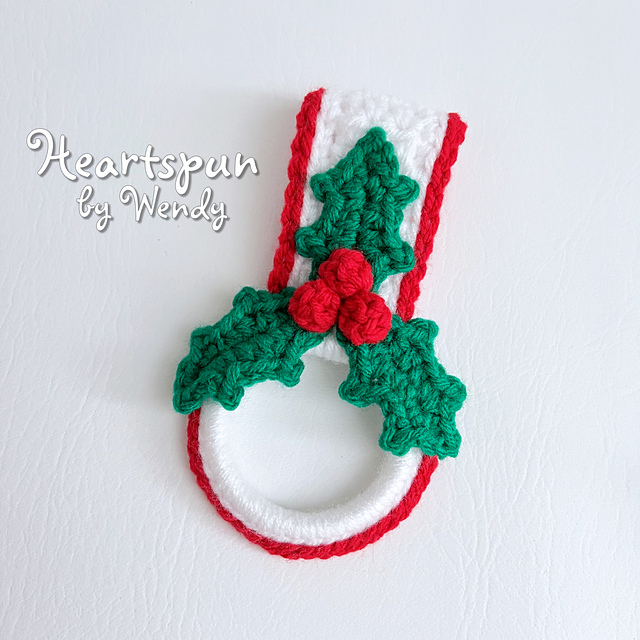 Ravelry: Holly Berry Towel Holder Ring pattern by Wendy Connor