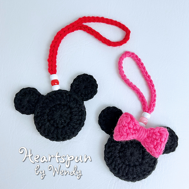 Ravelry: Mickey and Minnie Mouse Mirror Hanger pattern by Wendy Connor