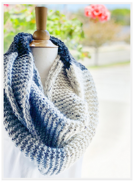 Ravelry: Chunky Alpaca Cowl pattern by Katie Vitucci
