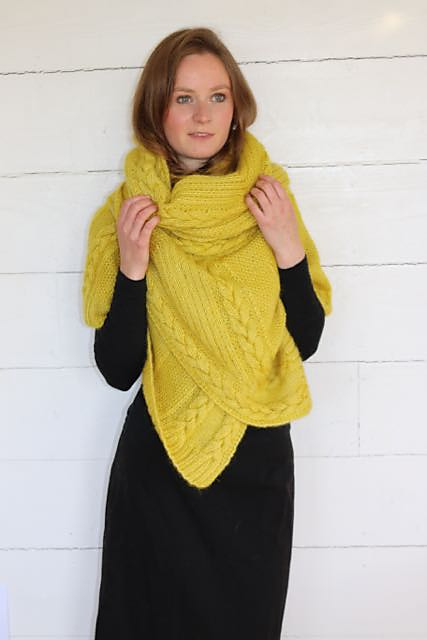 Ravelry: Eadfrith Wrap pattern by Whistlebare Alice