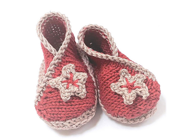 Ravelry: Baby Crossover Pumps pattern by Katy Farrell