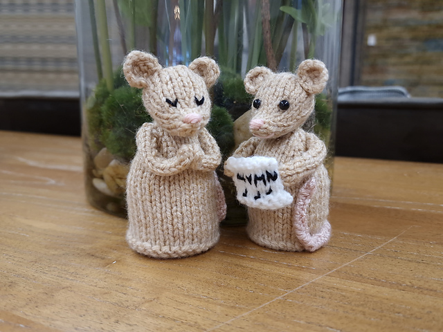 Ravelry: Church Mouse Shelf Sitter pattern by Claire Munday