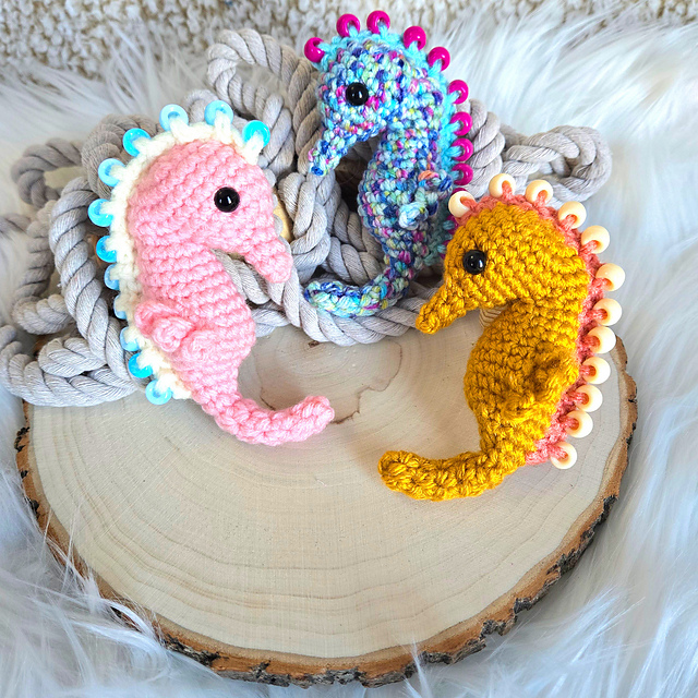 Ravelry: Beaded Fidget Seahorse pattern by Emily Nigro