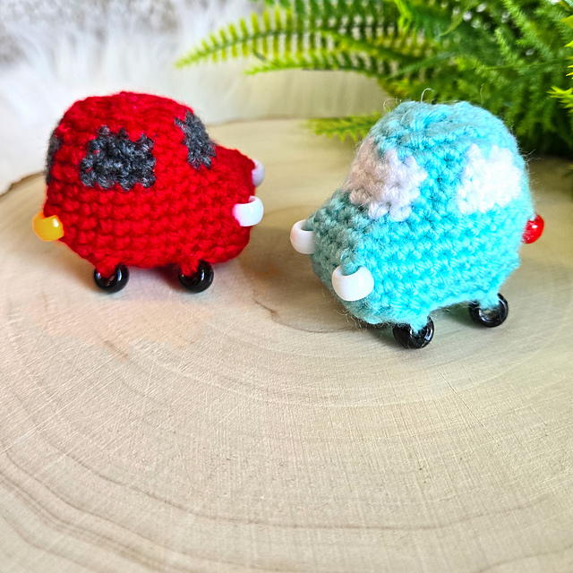 Ravelry: Beaded Fidget Car pattern by Emily Nigro