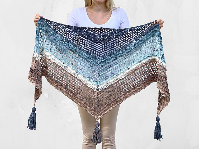 Ravelry: Shell Wave Shawl pattern by Wilma Westenberg