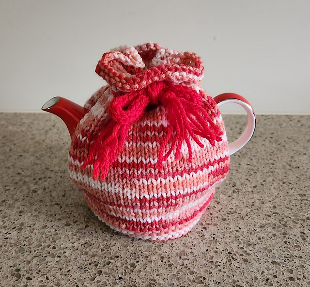 Ravelry: Tea Cosy 1 Cup Pot Basics pattern by Judy Peace