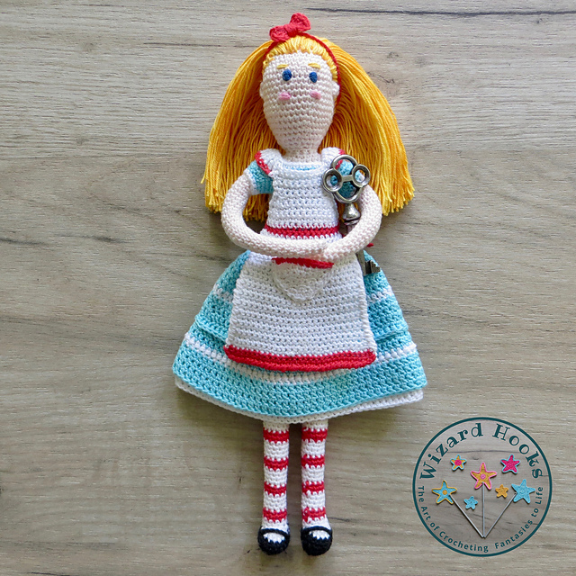 Ravelry: Alice in Wonderland Amigurumi pattern by Anna Mackey