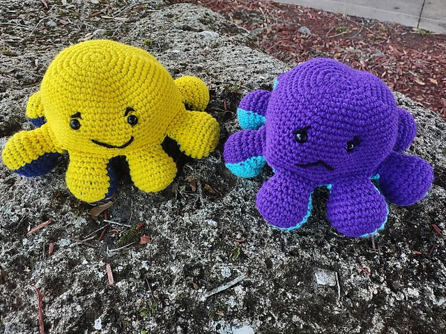 Ravelry: Reversing Octo pattern by Scarlet Rose