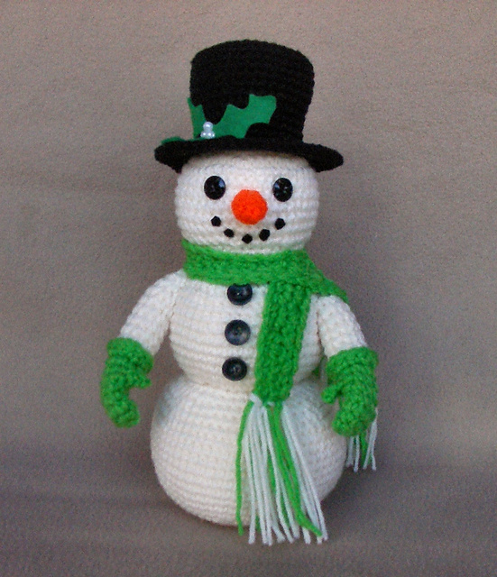 Ravelry: Holiday Snowman pattern by Linda Potts