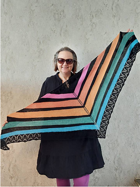 Ravelry: Gloria Triangle pattern by Sabina Wollenheit