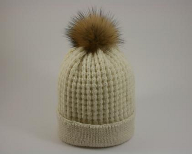 Ravelry: Bonnet Lausanne pattern by Wool Street