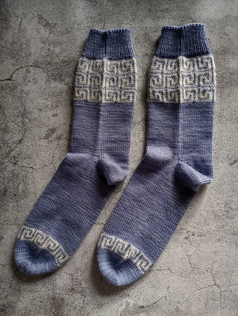 Ravelry: Curium pattern by WoolGatherer Designs