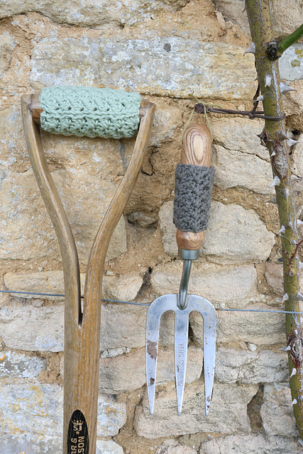 Ravelry: Tool Grips pattern by Yarnsmiths