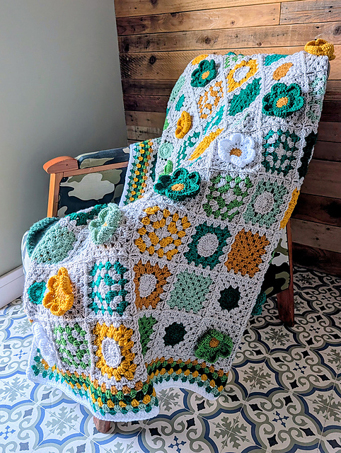 Ravelry: Blooming Lovely Blanket - 7299 pattern by Yarnsmiths