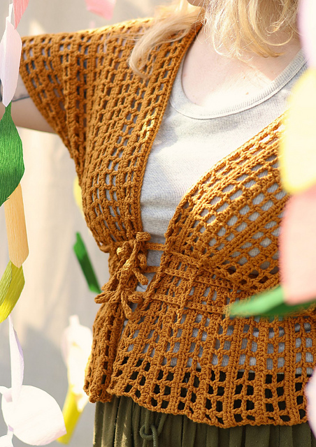 Ravelry: Cover Up pattern by Yarnsmiths