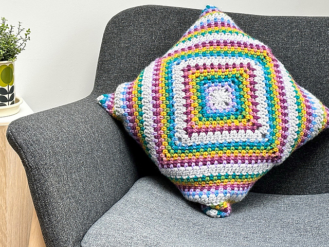 Ravelry: Chunky Moss Stitch Cushion pattern by Melly Elly Crochet