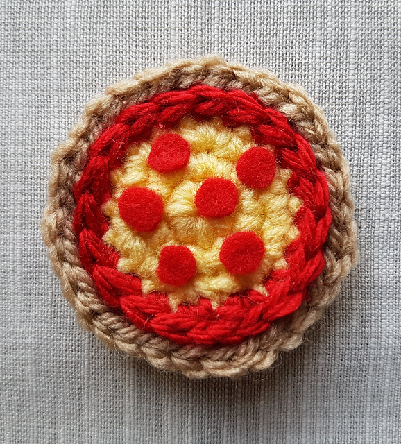 Ravelry: Mini Pizza Pie pattern by Shannon Holland
