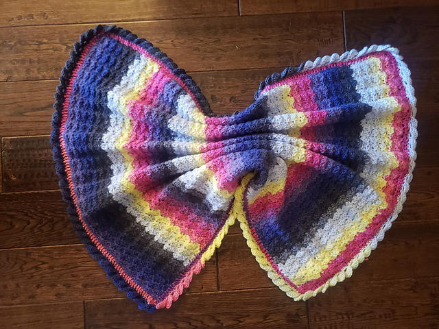 Ravelry: The Riley Blanket pattern by Celine Balay