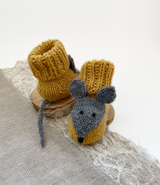 Ravelry: Baby socks MIRA with mice pattern by wooloks