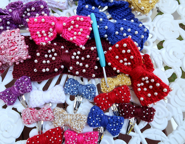 Ravelry: The Anita Bow pattern by Nicole Rogowski