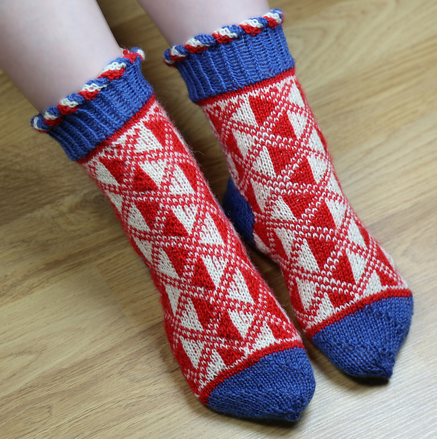 Ravelry: Oh La La Socks pattern by Tanja Luescher