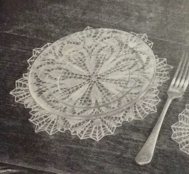 Ravelry: Mimosa Bread Plate Doily pattern by Marianne Kinzel